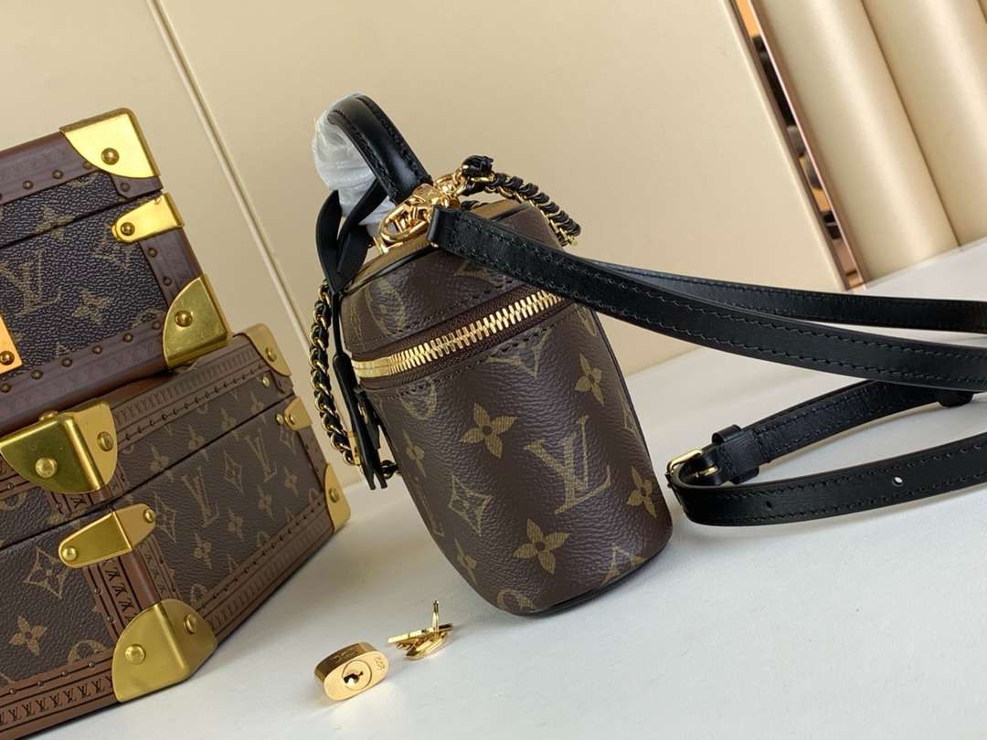 Louis Vuitton Vanity Chain Pouch Brown For Women 19cm / 7.5in M47125 ...