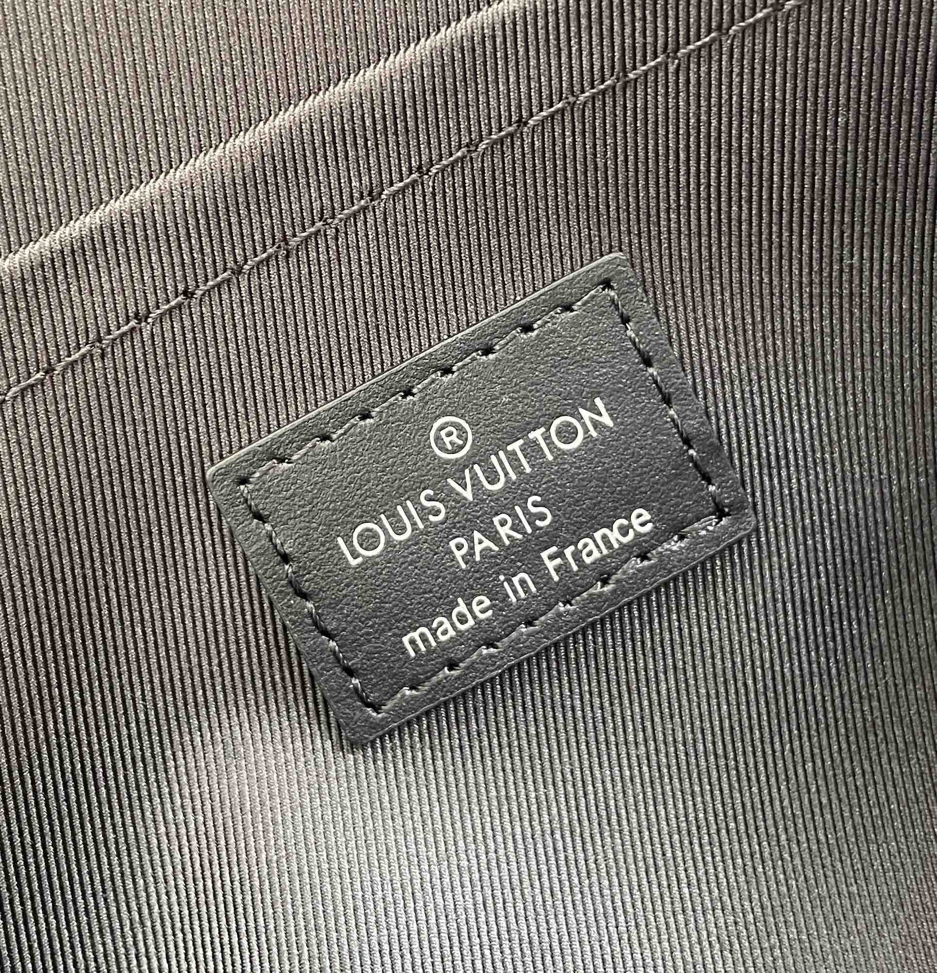 Louis Vuitton City Keepall Monogram Eclipse/Monogram Eclipse Reverse ...