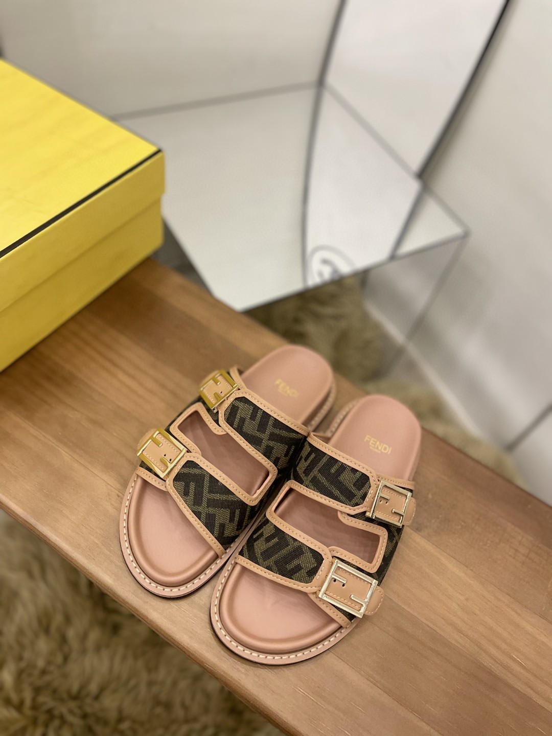 Fendi Feel Slides Dark Pink For Women - Temafes